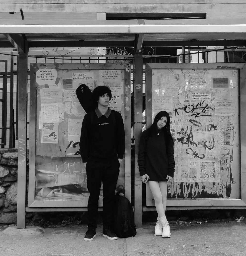 SUBIÓ EL MALDITO DÓLAR (Lyrics in English) - Bucle Lunar