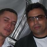 ENTÃO DESCE (EN ESPAÑOL) - Leo & Alexandre - LETRAS.COM