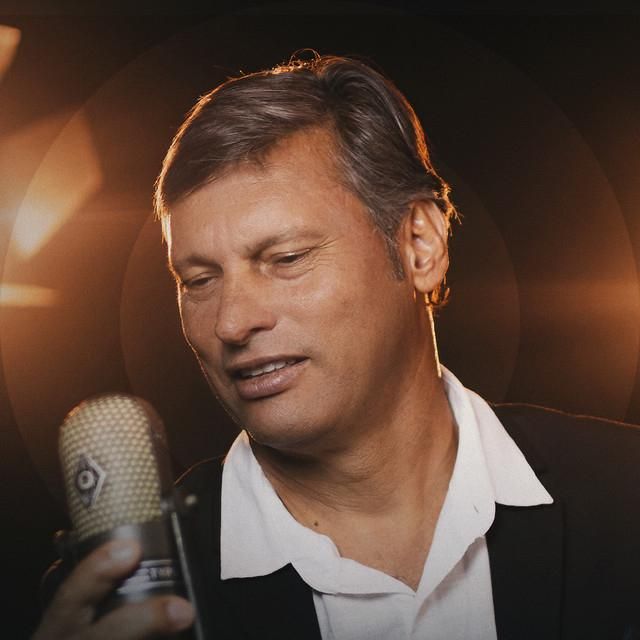 JESUS ESTÁ NO MEIO DE NÓS - Jonny Mendes - LETRAS.COM