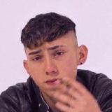 PÉGATE - Standly - LETRAS.COM