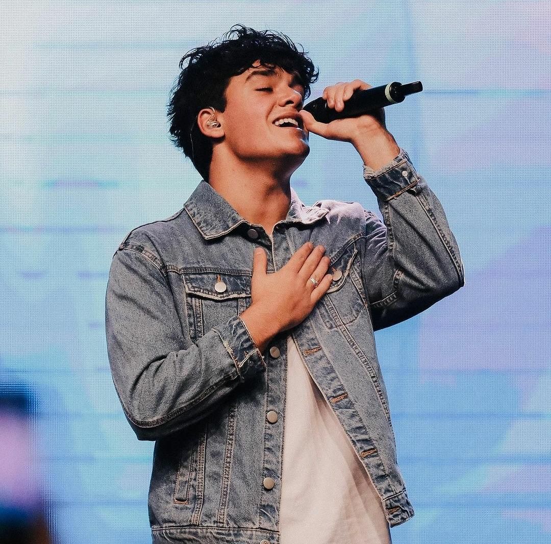 QUEM É COMO NOSSO DEUS - Isaque Valadão Bessa - LETRAS.COM