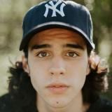 HIGH (EN ESPAÑOL) - Stephen Sanchez - LETRAS.COM