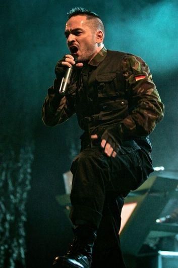 And One fotos (4 fotos) - LETRAS.COM