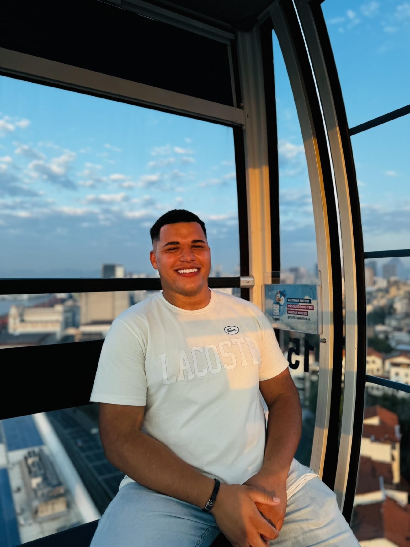 Lucas Caetano fotos (5 fotos) - LETRAS.MUS.BR