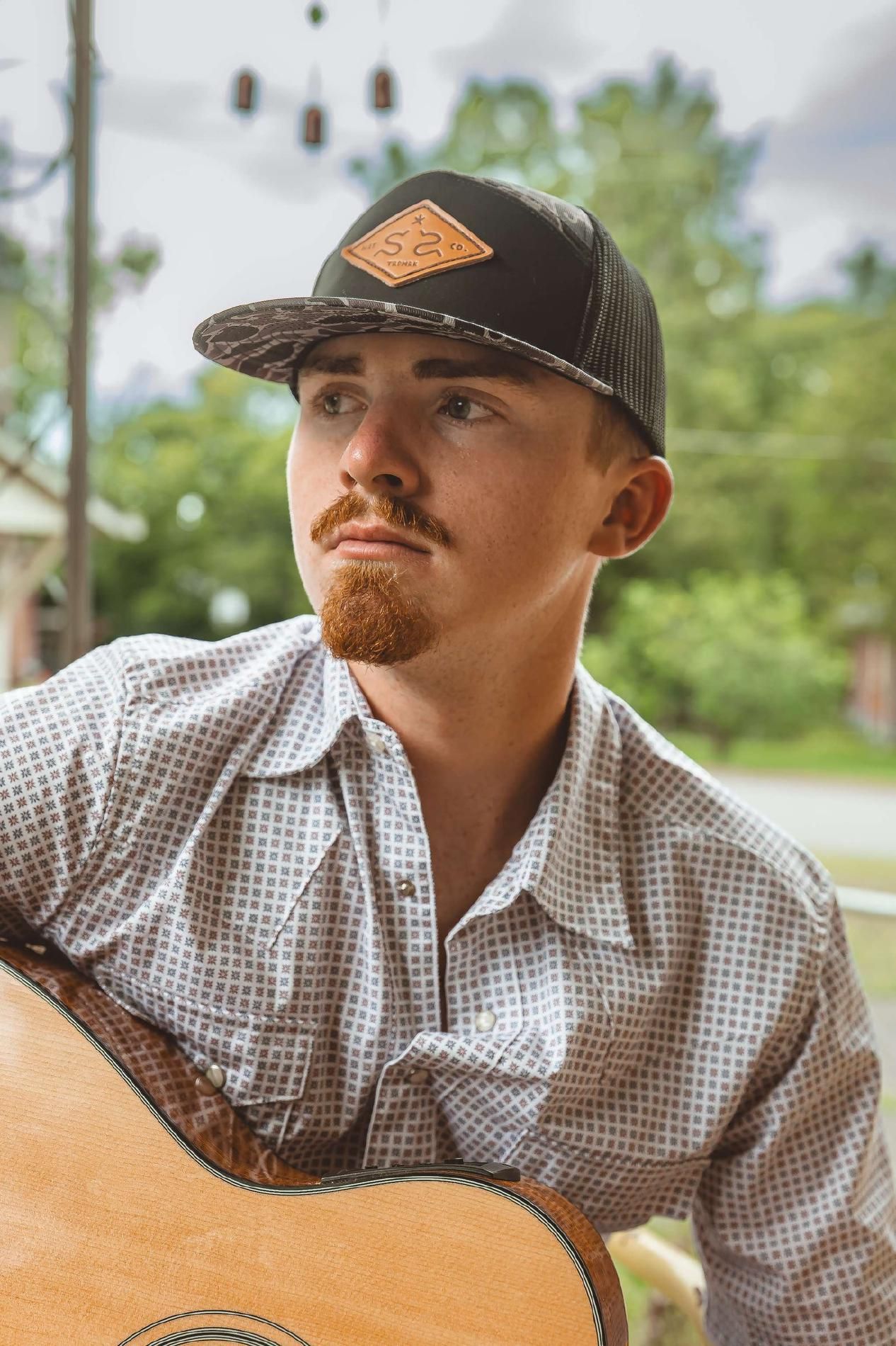 KEEPS ME SANE - Tyler Nance - LETRAS.COM