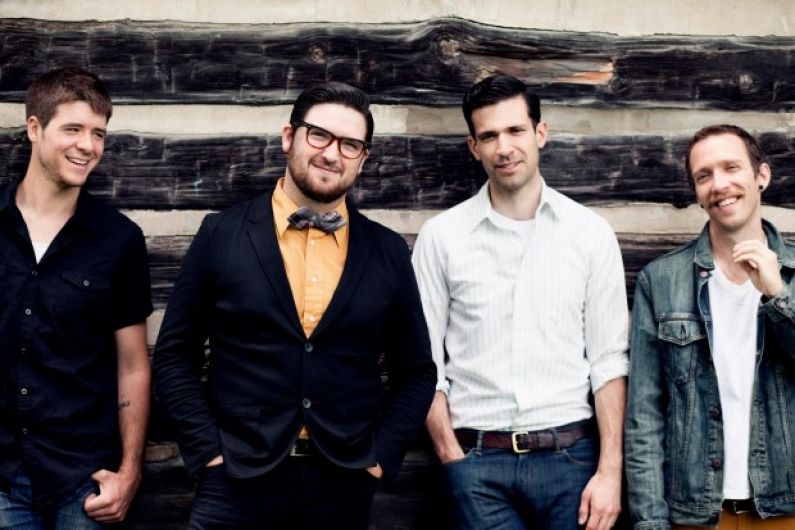 Daniel Ellsworth & The Great Lakes - LETRAS.COM (2 canciones)