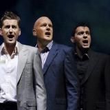 A BIRD WITHOUT WINGS (EN ESPAÑOL) - Celtic Thunder - LETRAS.COM
