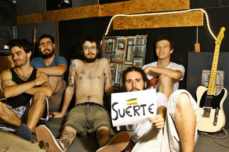 Suerte fotos (2 fotos) - LETRAS.COM