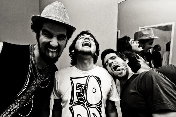 Scambo fotos (8 fotos) - LETRAS.MUS.BR