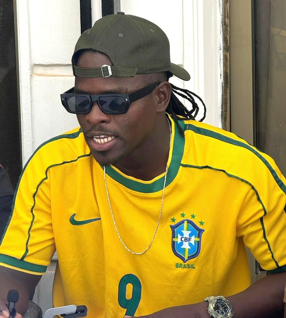 DOMINGO - Chito Kaharam - LETRAS.COM