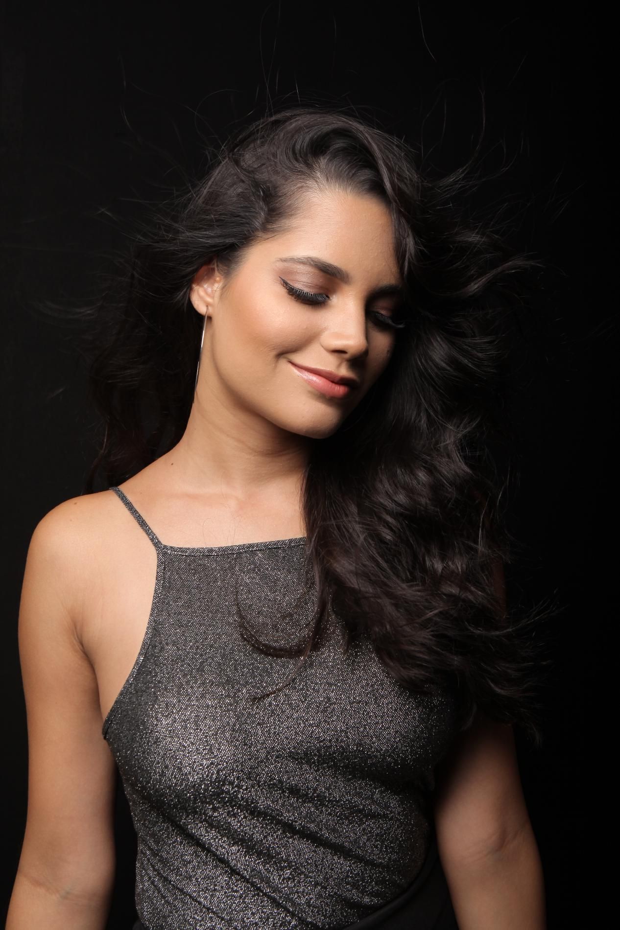 O AMOR TEM FORMAS DE EXISTIR Ana Rafaela LETRAS COM