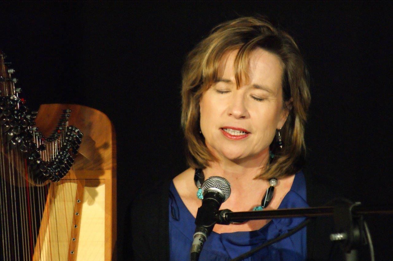 Maggie MacInnes fotos (7 fotos) - LETRAS.MUS.BR