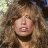 WAITING AT THE GATE (EN ESPAÑOL) - Carly Simon - LETRAS.COM