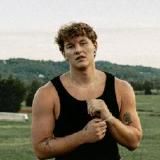 LITTLE BIT BETTER (FEAT. ROSIE) (EN ESPAÑOL) - Caleb Hearn - LETRAS.COM