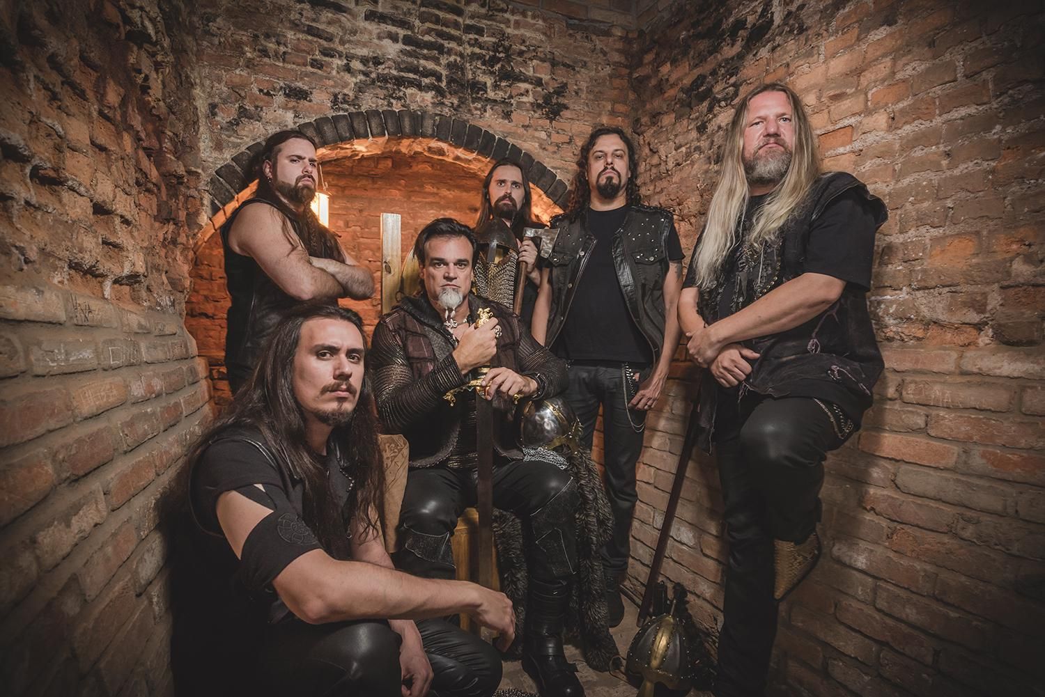 Armored Dawn - LETRAS.COM (30 canciones)