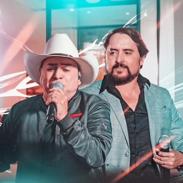 JUNTOS (EN ESPAÑOL) - Mauricio e Mauri - LETRAS.COM