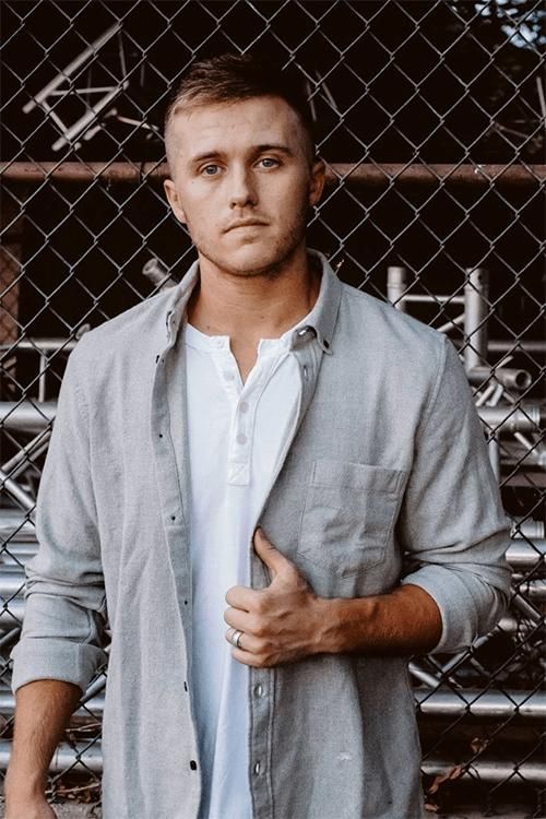 Corey Kent fotos (2 fotos) - LETRAS.MUS.BR