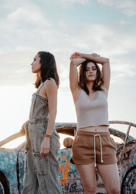 MONSTER - Meg & Dia - LETRAS.COM