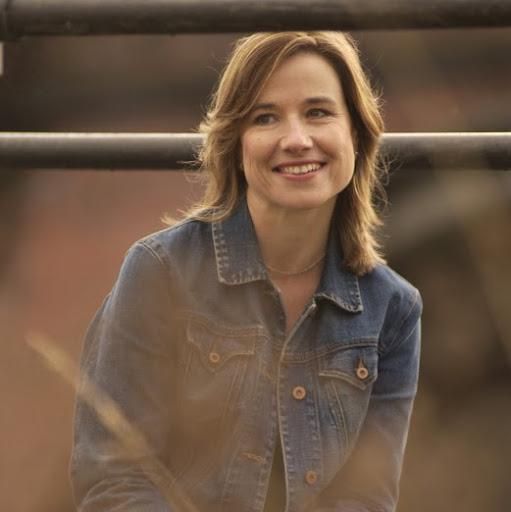 Maggie MacInnes fotos (7 fotos) - LETRAS.MUS.BR