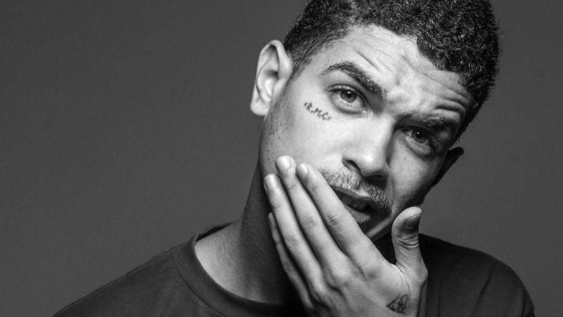 Sain fotos (2 fotos) - LETRAS.MUS.BR