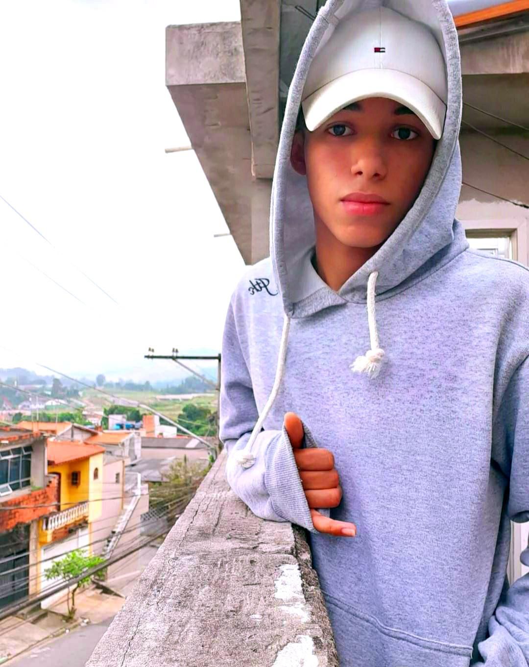 MULEQUE DA FAVELA - Dieey - LETRAS.COM