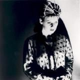 SIXTEEN DAYS / GATHERING DUST - This Mortal Coil - LETRAS.COM