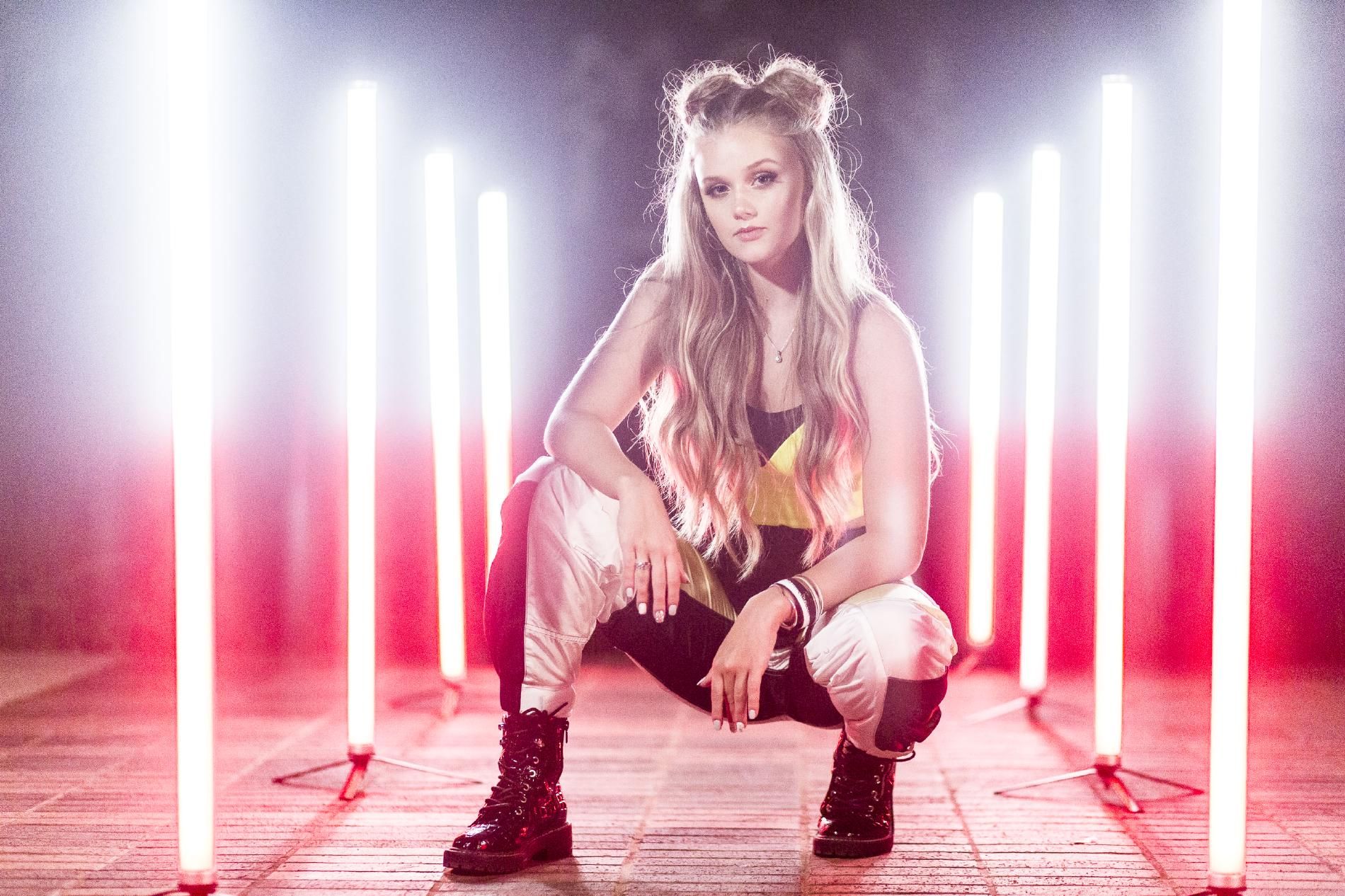 Jess Folley fotos (5 fotos) - LETRAS.MUS.BR