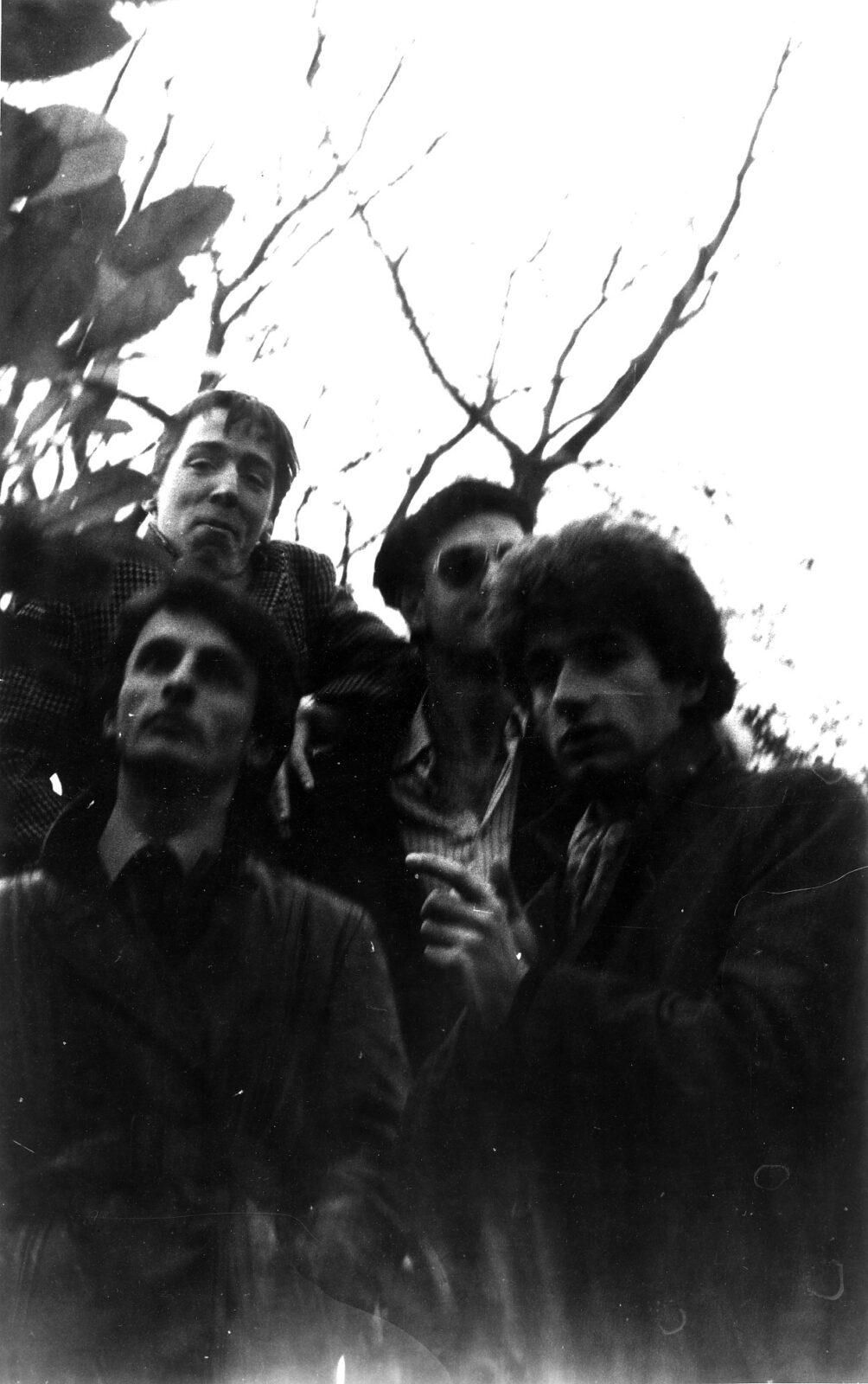 Until Ruins Fotos 1 Foto LETRAS COM
