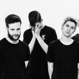 LUCID LOVE - Holding Absence - LETRAS.COM