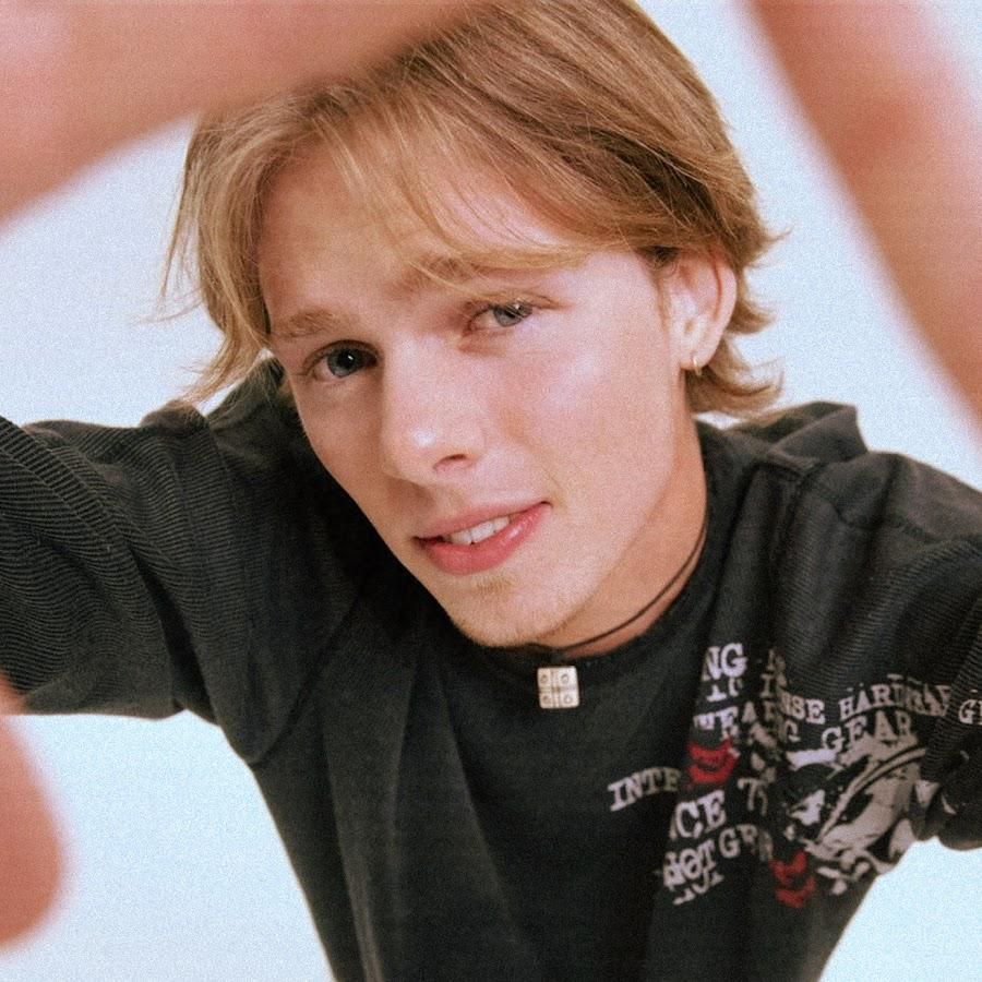 50 THINGS (EN ESPAÑOL) - Cody Jon - LETRAS.COM