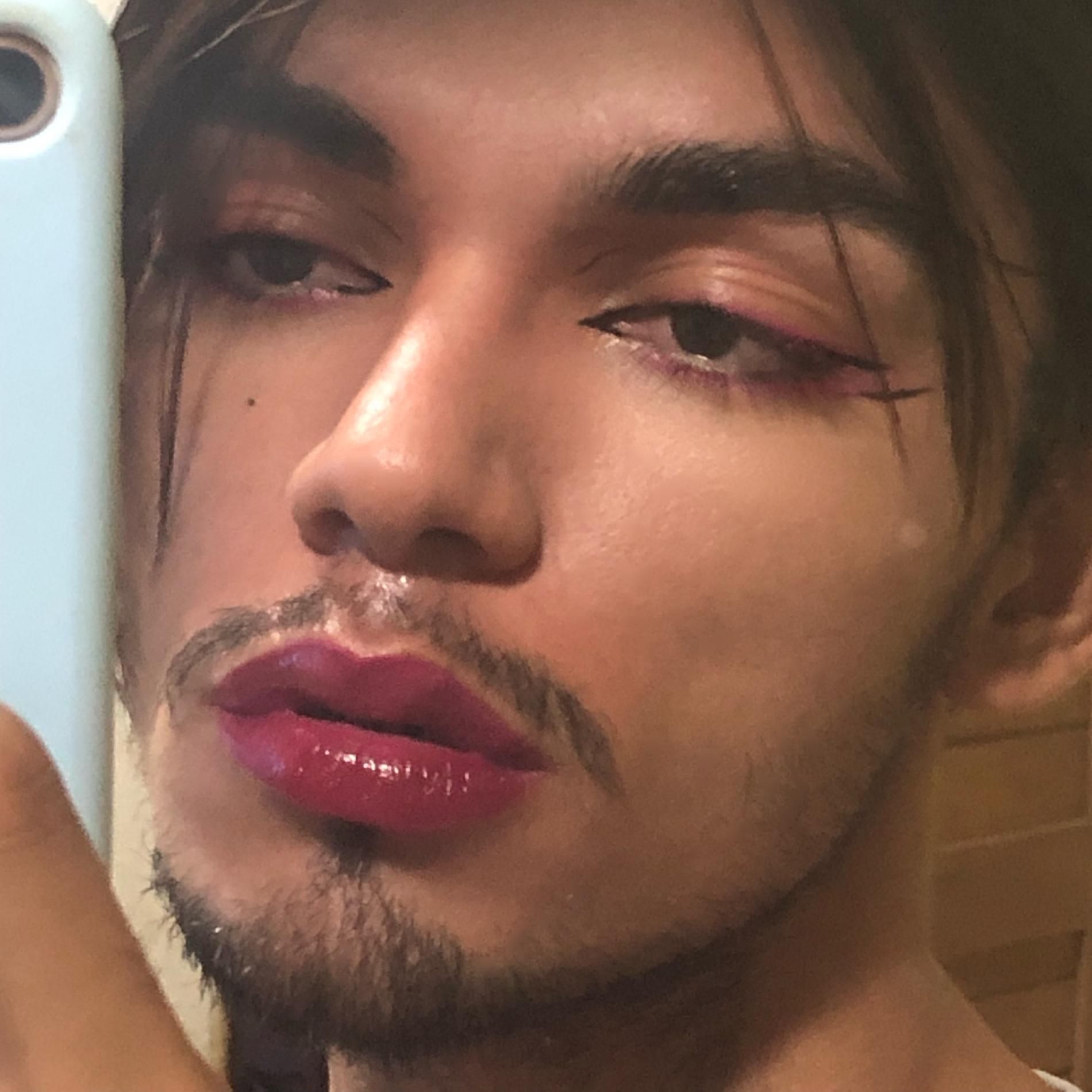 Álex Fox fotos (42 fotos) - LETRAS.MUS.BR