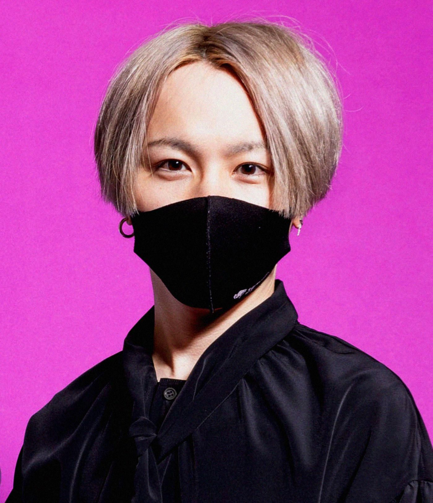 Syudou fotos (2 fotos) - LETRAS.COM