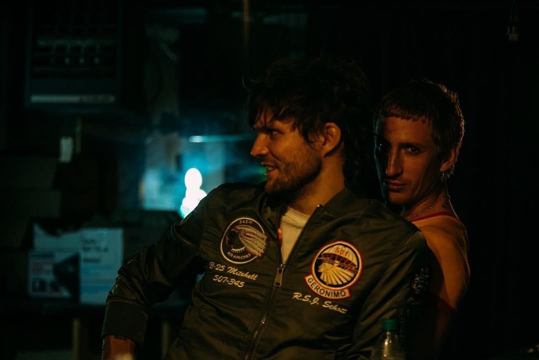 The Night Game fotos (2 fotos) - LETRAS.MUS.BR