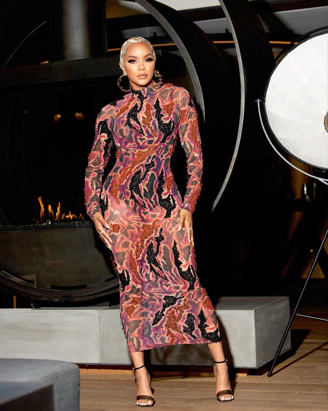 WORLDS APART (TRADUÇÃO) - Letoya - LETRAS.MUS.BR