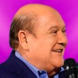 EL RADIO ESTÁ TOCANDO TU CANCIÓN - Leo Dan - LETRAS.COM