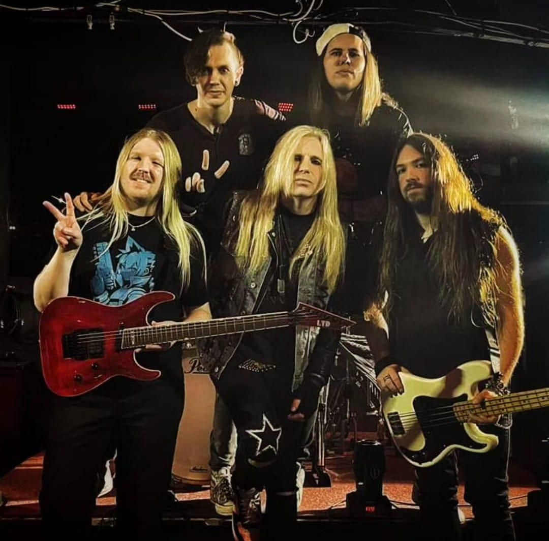 HARDEST HEART TO BREAK (EN ESPAÑOL) - Midnite City - LETRAS.COM