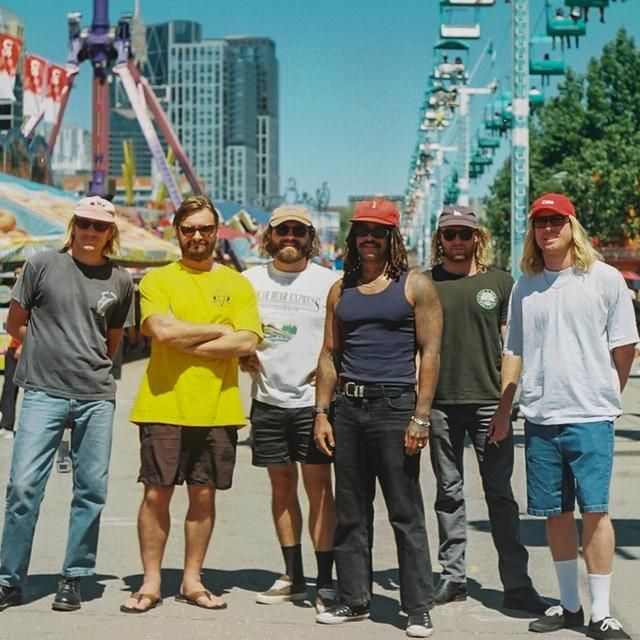 DRENCHED (EN ESPAÑOL) - Ocean Alley - LETRAS.COM