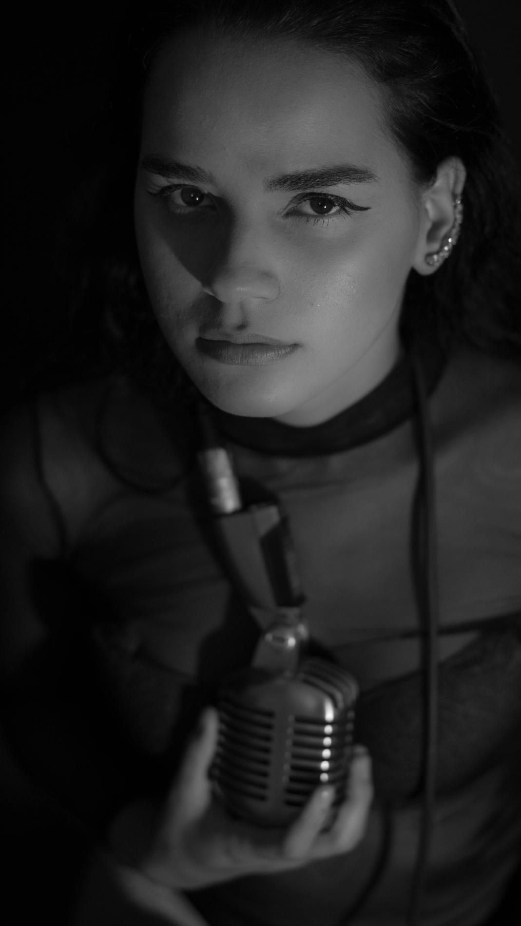 Sarah Ávila fotos (9 fotos) - LETRAS.COM