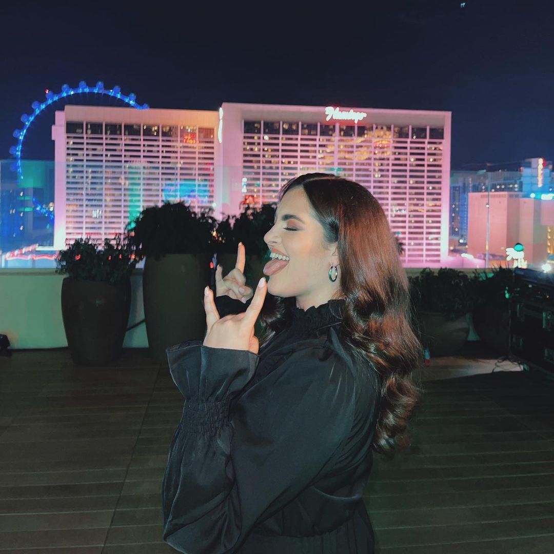 Jillian Rossi fotos (19 fotos) - LETRAS.MUS.BR