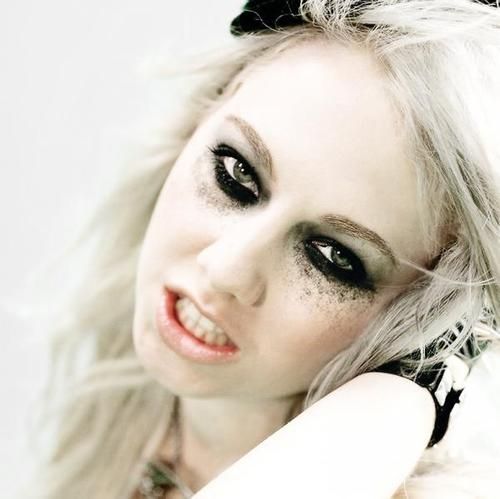 Sellyy fotos (16 fotos) - LETRAS.MUS.BR