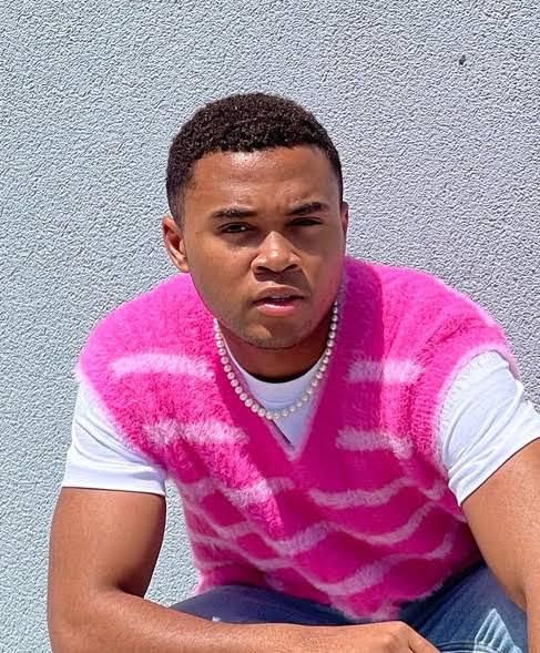 MODEL - Chosen Jacobs - LETRAS.COM