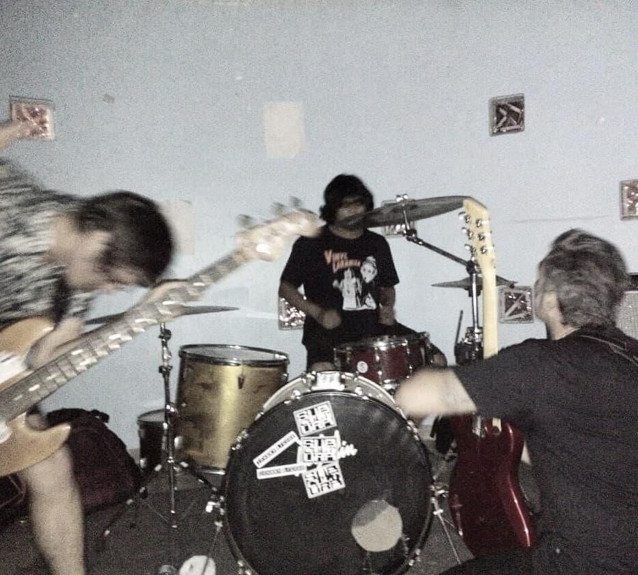 Johnny Bigode fotos (2 fotos) - LETRAS.COM