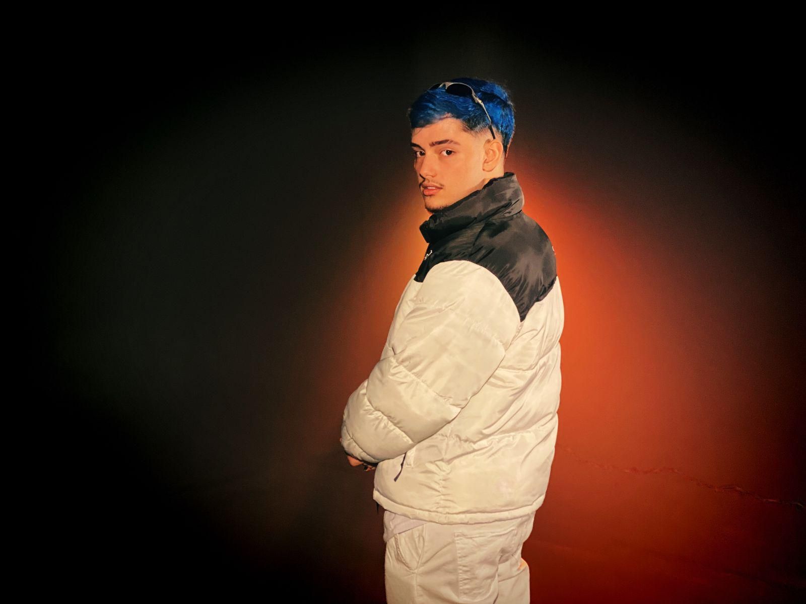 TEKÁ fotos (2 fotos) - LETRAS.MUS.BR