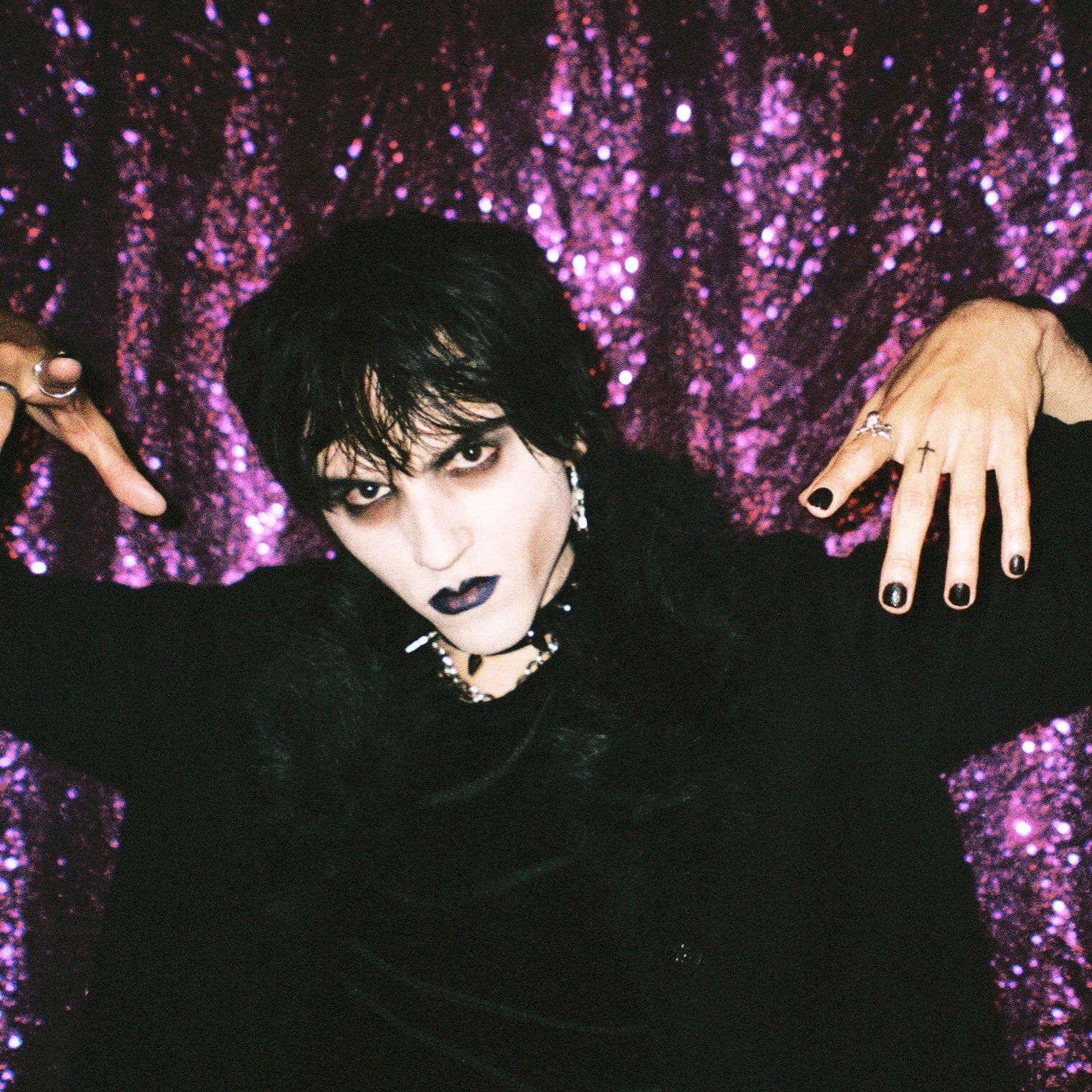 Johnny Goth fotos (9 fotos) - LETRAS.COM