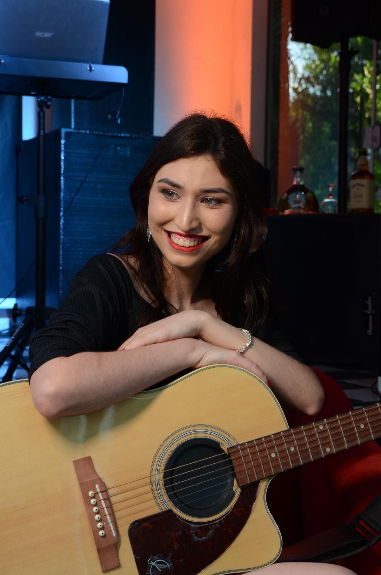 Vanessa Santos - LETRAS.COM (1 canción)