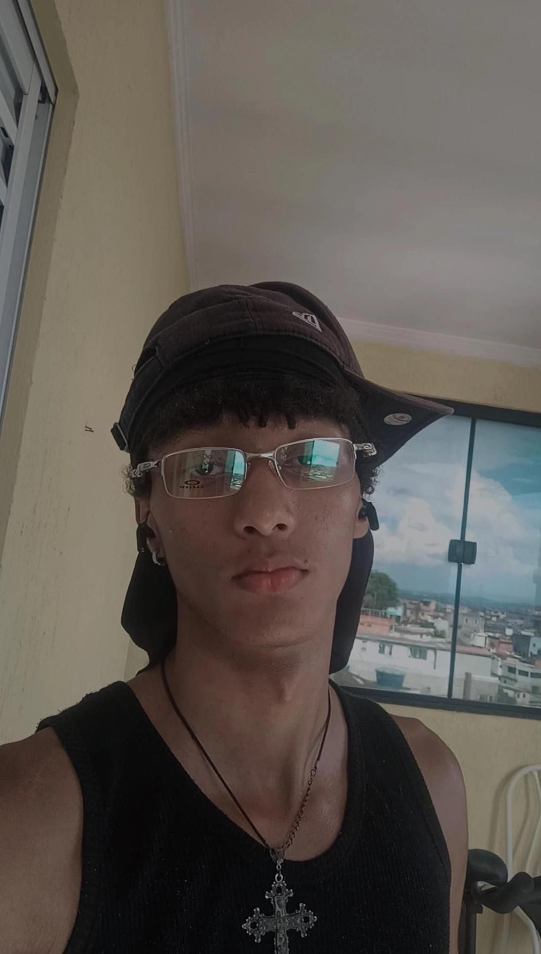 Lil Fame fotos (2 fotos) - LETRAS.MUS.BR