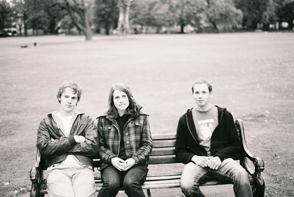 Standard Fare fotos (2 fotos) - LETRAS.MUS.BR