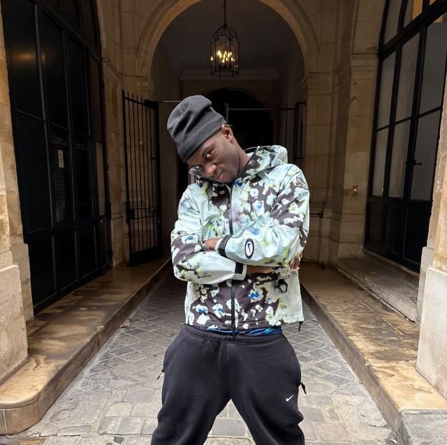 C'EST RELOU - R2 (FR) - LETRAS.COM