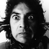 BUSCANDO UN AMOR (Lyrics in English) - Pappo