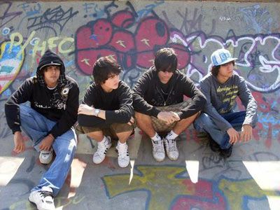 Sad Case fotos (2 fotos) - LETRAS.MUS.BR